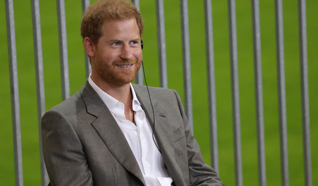 Nach Enthüllungen Jetzt Spricht Prinz Harrys Erste Sex Partnerin Mopo