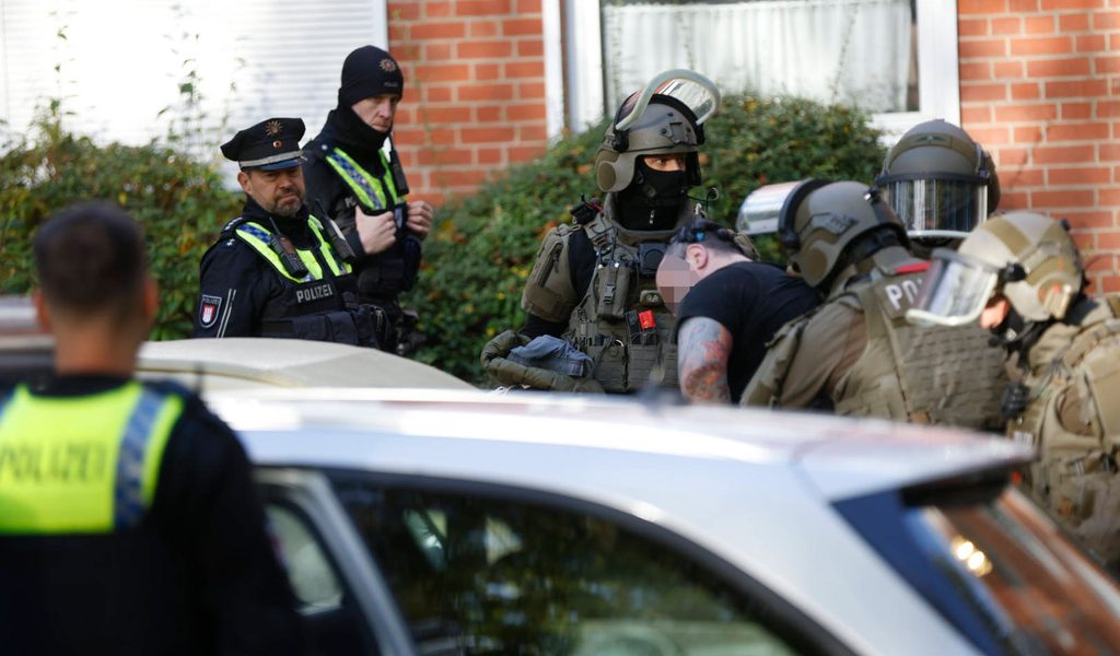 Sek Stürmt Wohnung In Hamburg Festnahme Mopo 