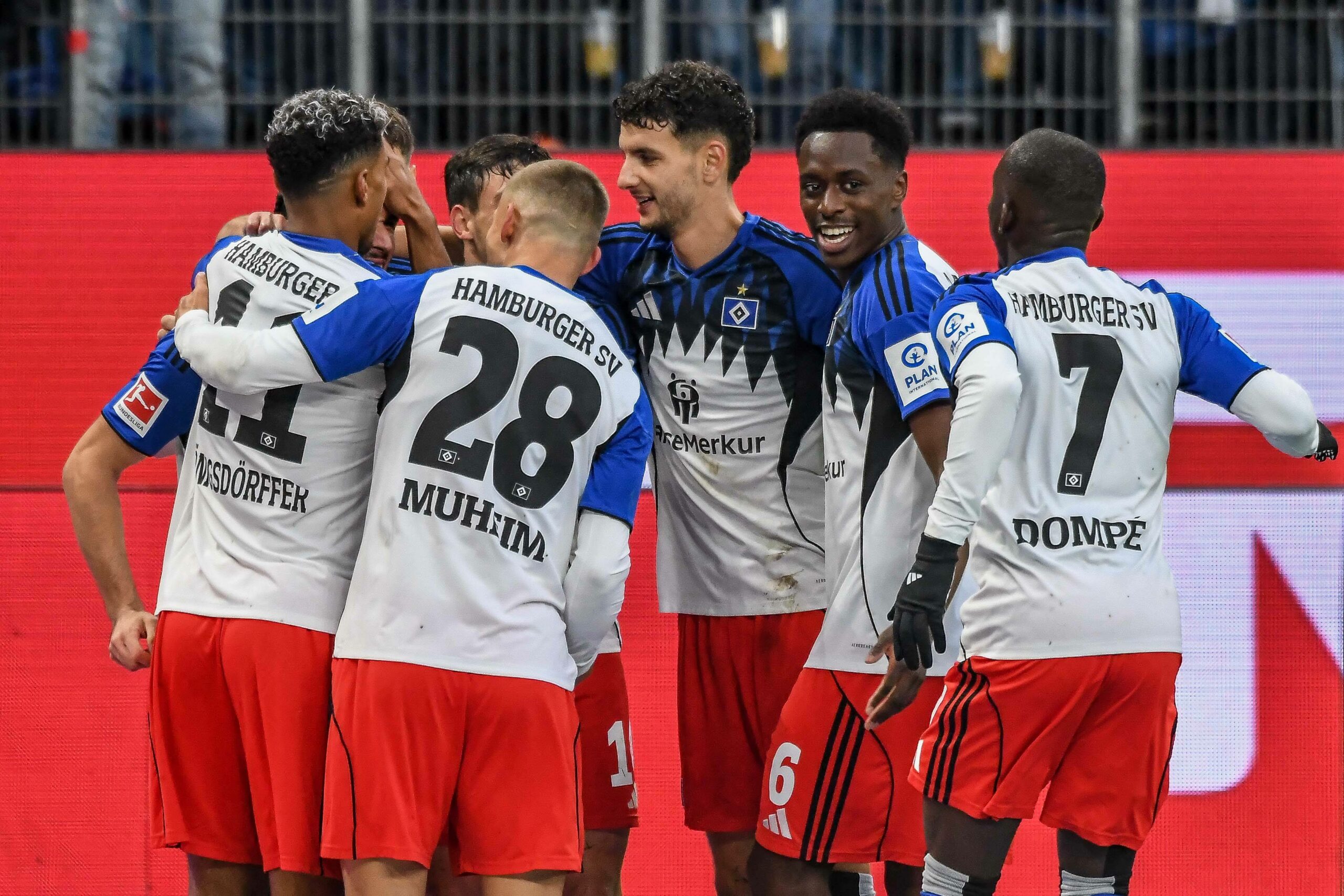 HSV-Star jetzt zwölf Millionen wert – nicht nur Dompé stürzt ab | MOPO
