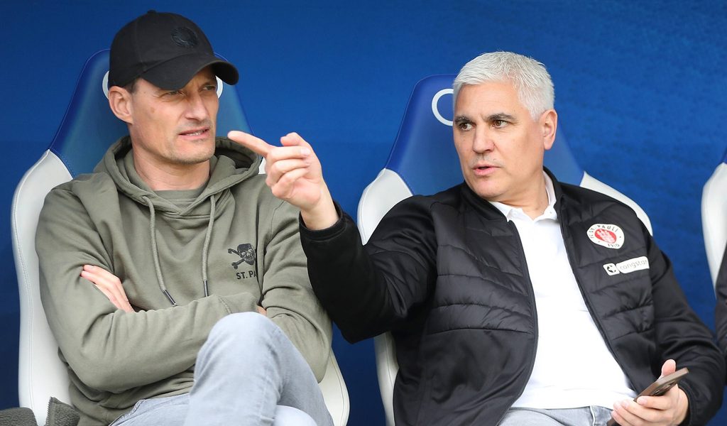 Hat St. Paulis Trainer Alex Blessin noch ein Ass im Ärmel? | MOPO